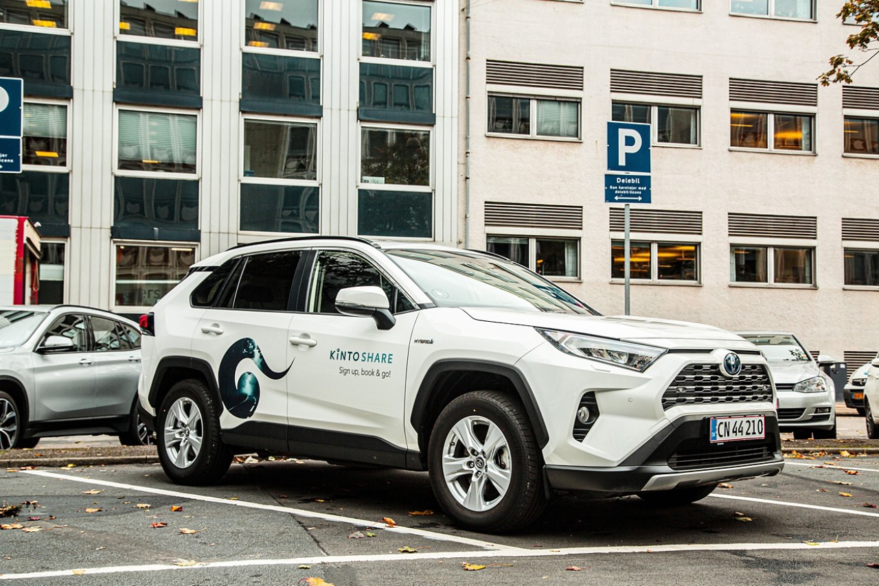 Elbilen Toyota Urban Cruiser i finalen til Årets Bil i Norge
