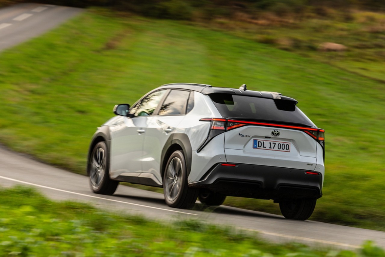 Toyota løfter sløret for ny bZ4X elbil | Toyota Denmark