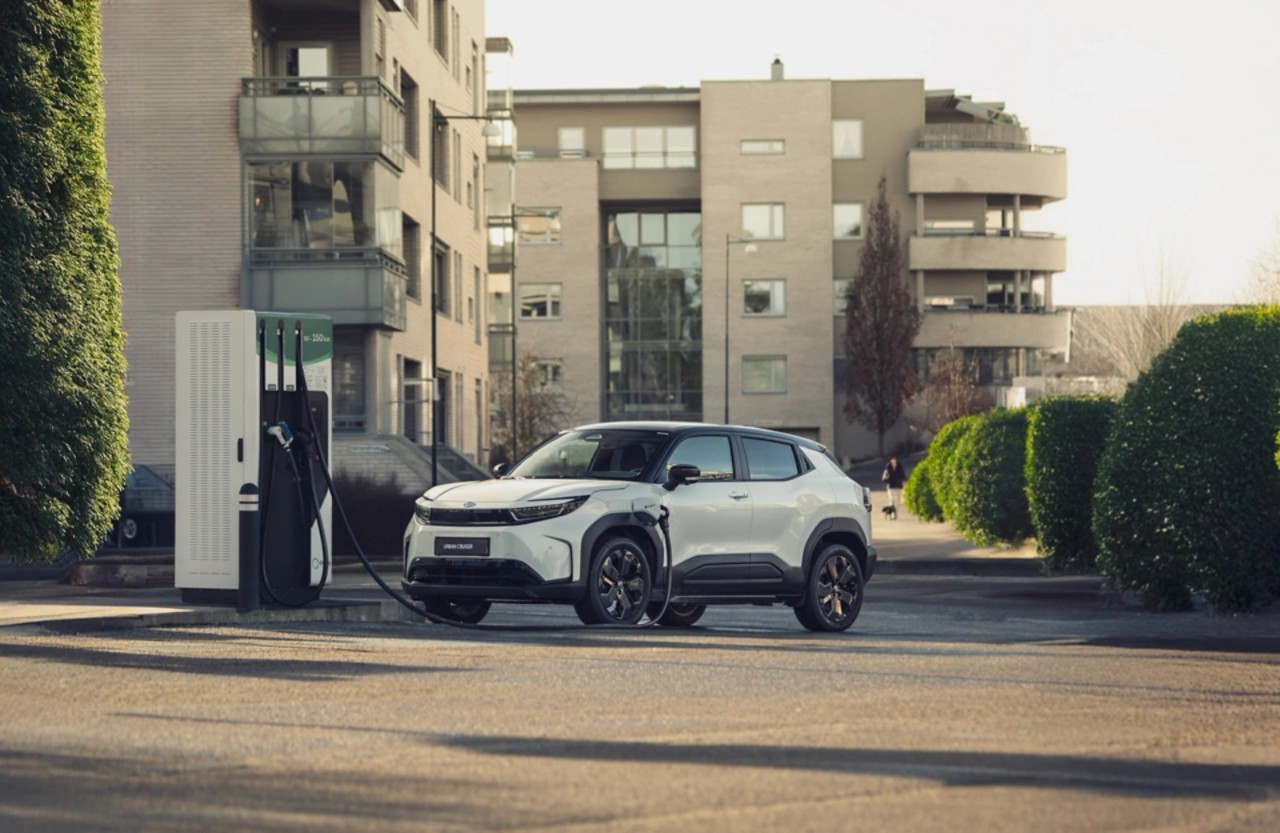 Toyota løfter sløret for ny bZ4X elbil | Toyota Denmark